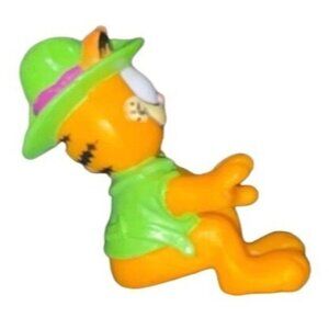 United Featured Syndicate | Toys | Vintage Garfield Pvc Figure Safari ...